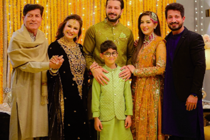 Hannah Husain becomes first Pakistani to debut at Le Bal des Débutantes ...