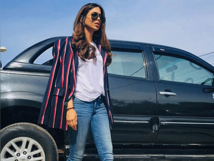 Sonya looks chic in western attire | Daily National Courier