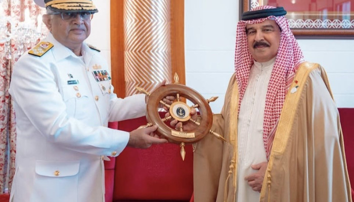 Naval Chief meets highest civil, mly leadership in Bahrain | Daily ...