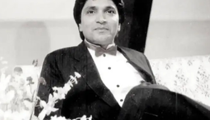 Why Junaid Jamshed led Moin Akhtar’s funeral prayer | Daily National ...